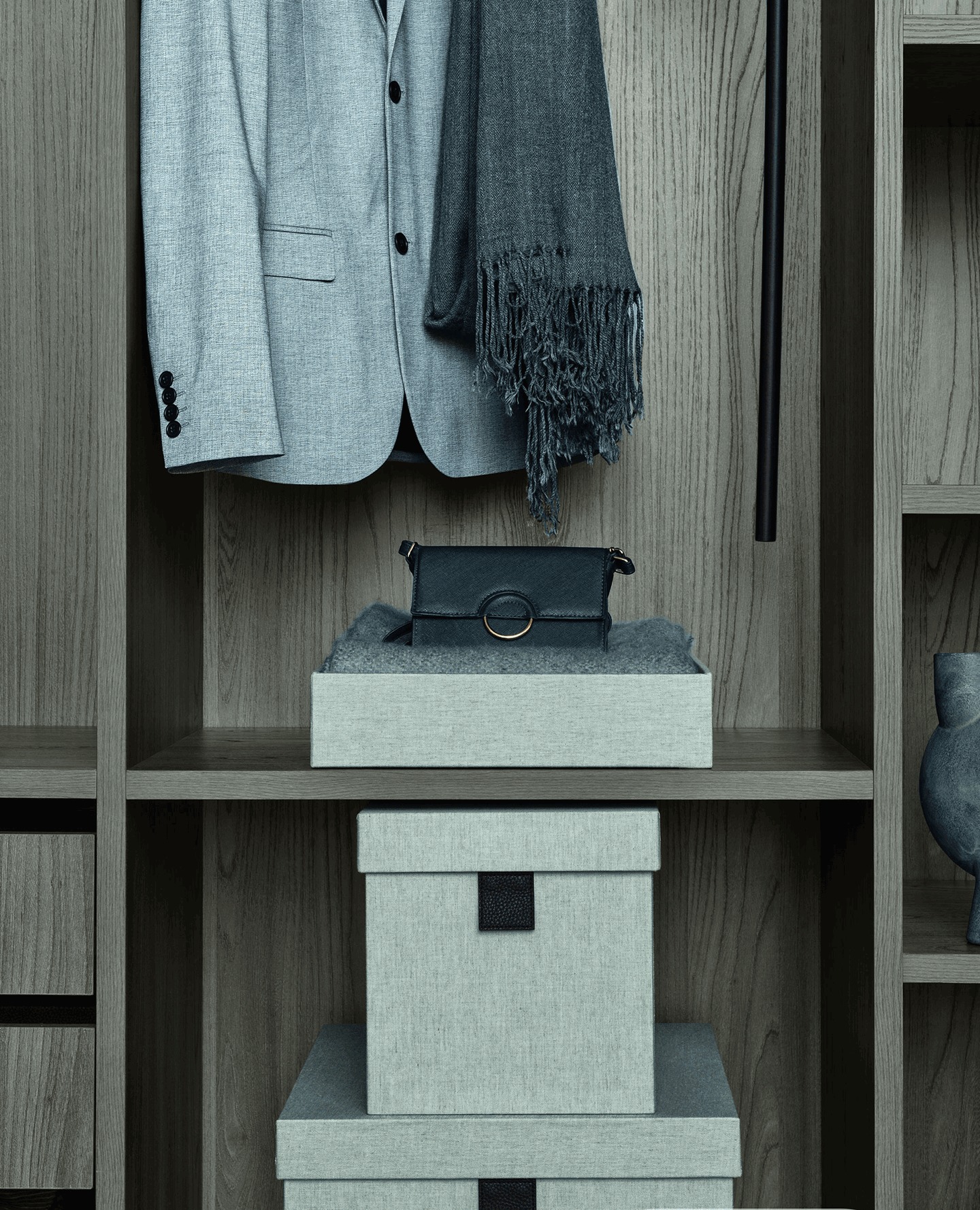 Dressing sur-mesure : 5 astuces pour un aménagement pratique - Ophit