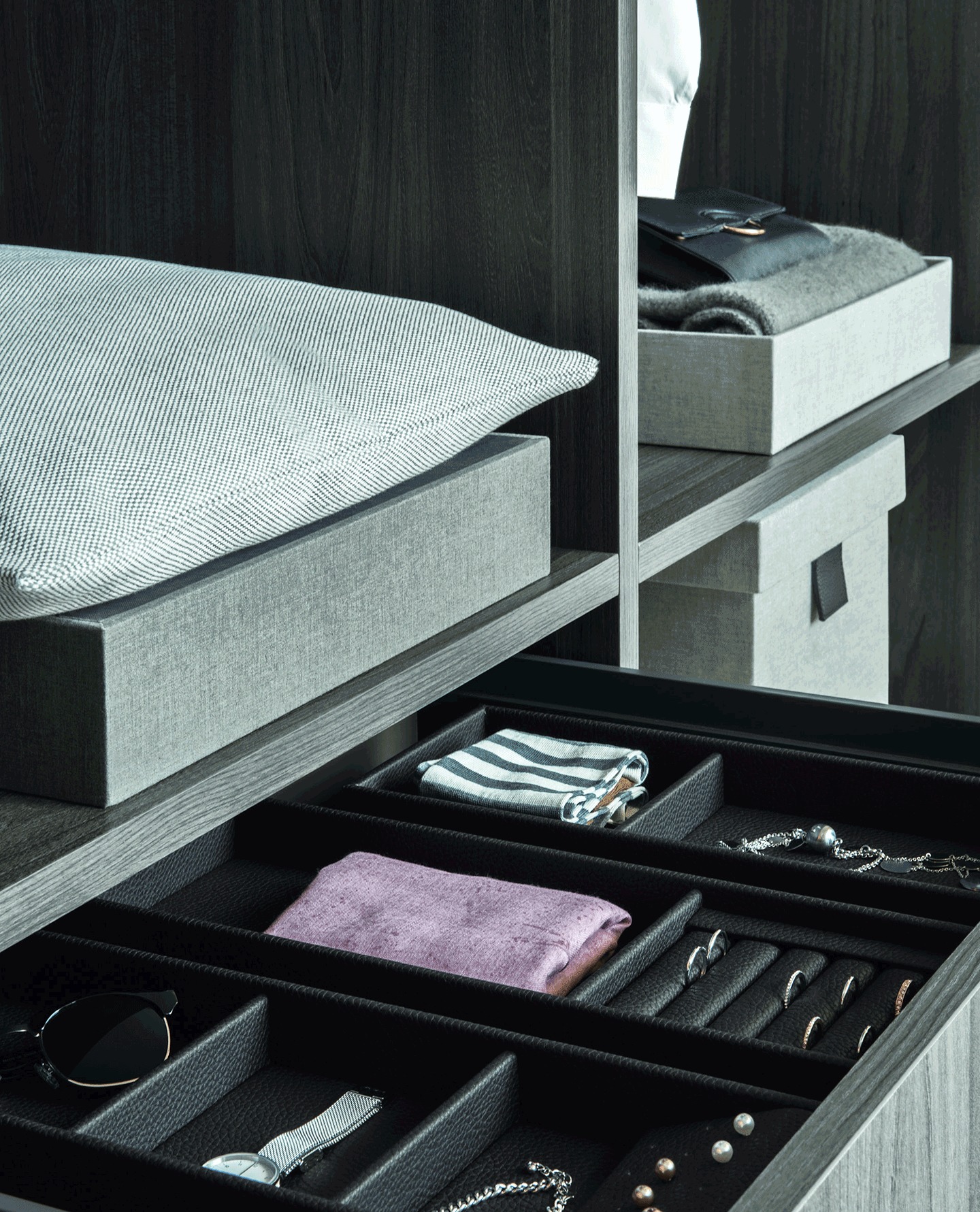 Dressing sur-mesure : 5 astuces pour un aménagement pratique - Ophit